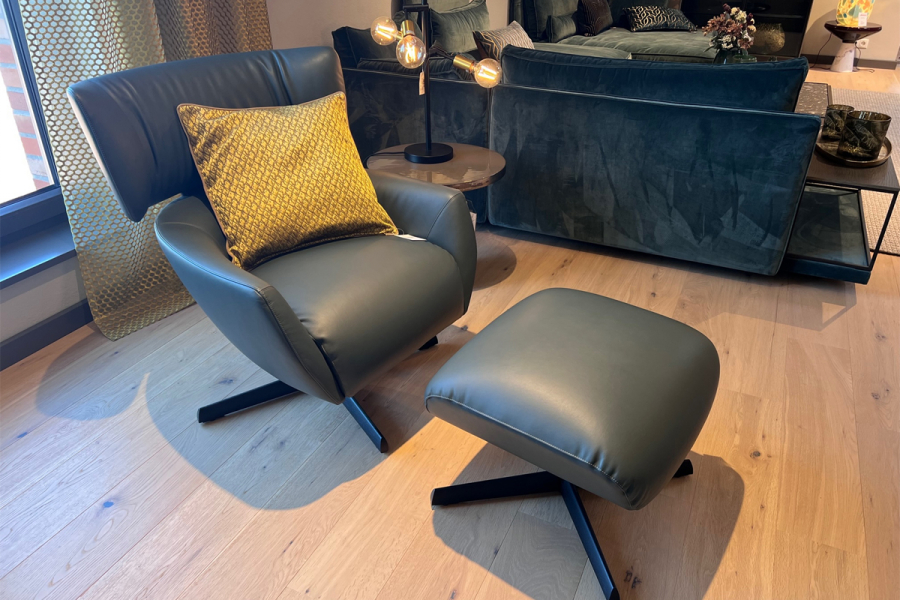 George Sessel + Hocker Ausstellungsmodell von Montis